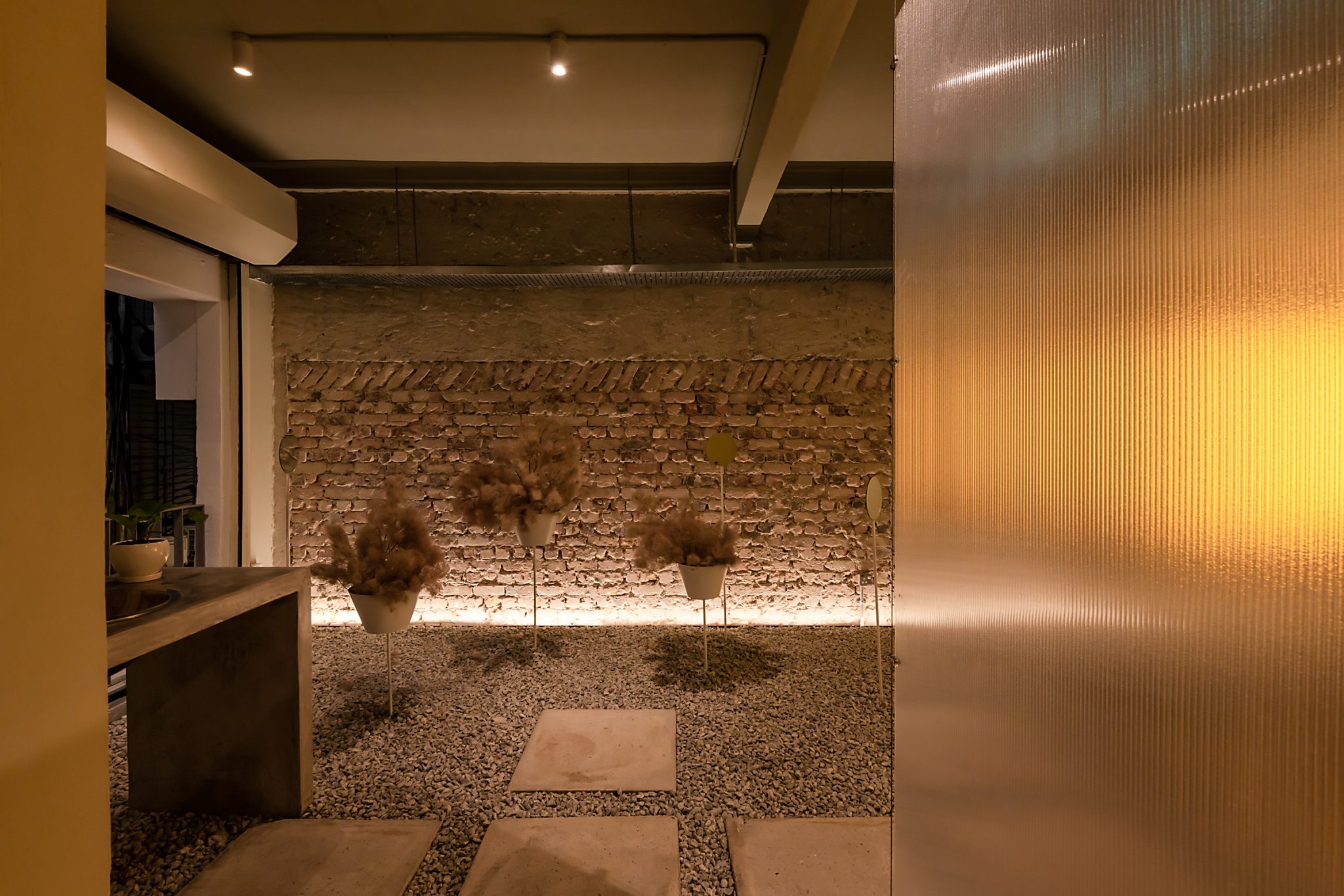 BuTian – Whitespade